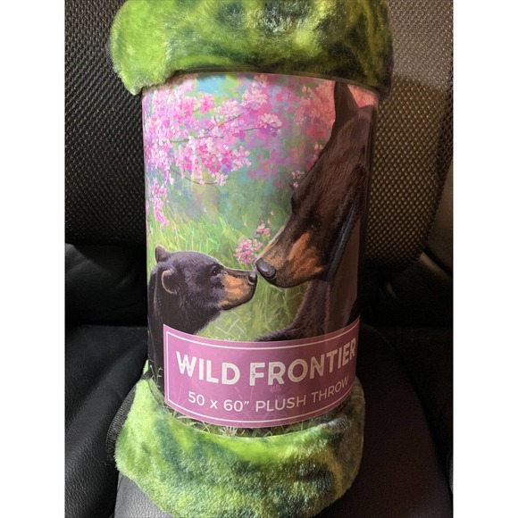 Wild Frontier | Bedding | Wilderness Plush Mama Bear And Cub Throw ...